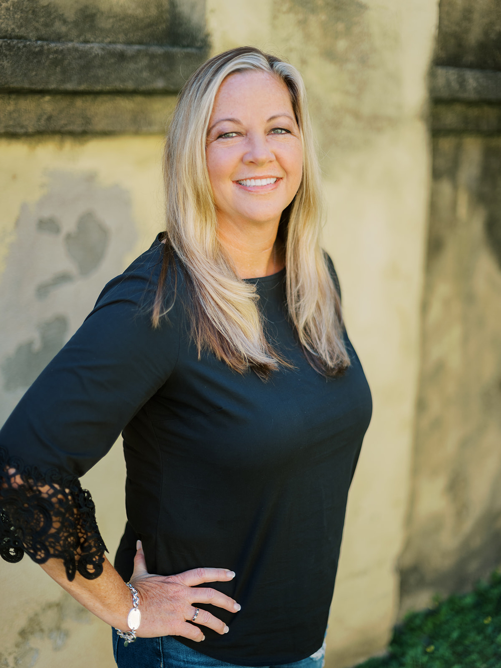 Homepage - Your trusted real estate expert. Whether buying or selling ...